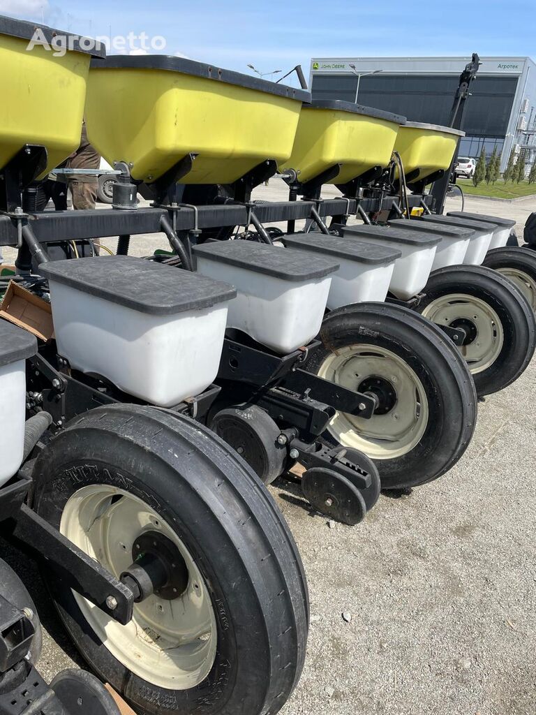 Nova Kinze Precision Plantin pneumatska precizna sejalica