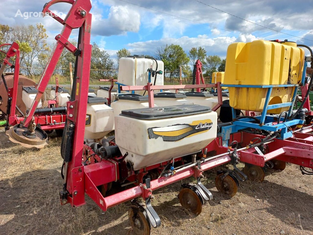 Kuhn Challenger 8180 pneumatska precizna sejalica