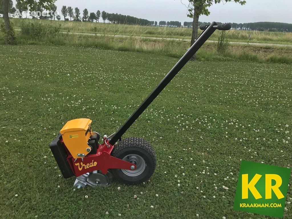 Nova Vredo Turf Buddy 15 ručna sejalica