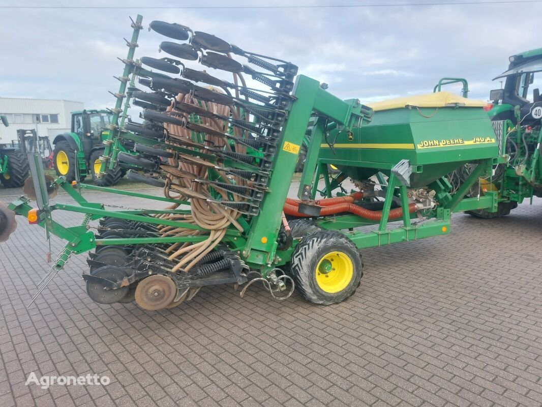 John Deere 740A pneumatska sejalica