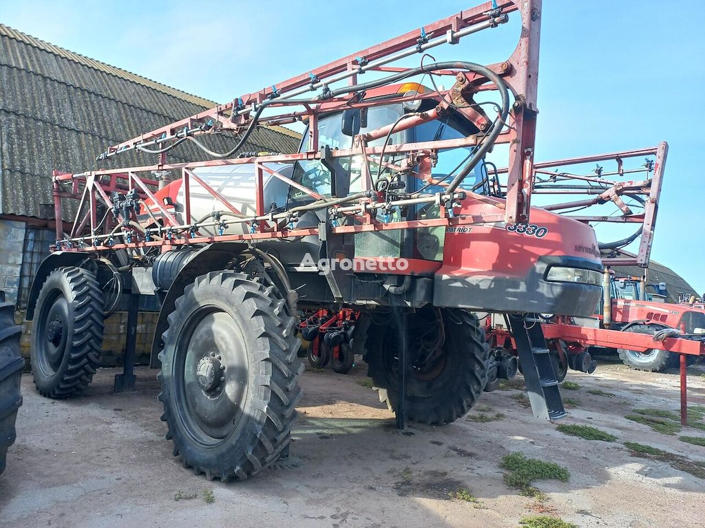 Case IH 3330 samohodna prskalica