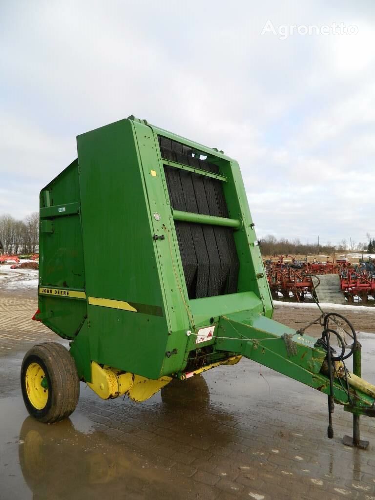 John Deere 550 balirka za okrugle bale