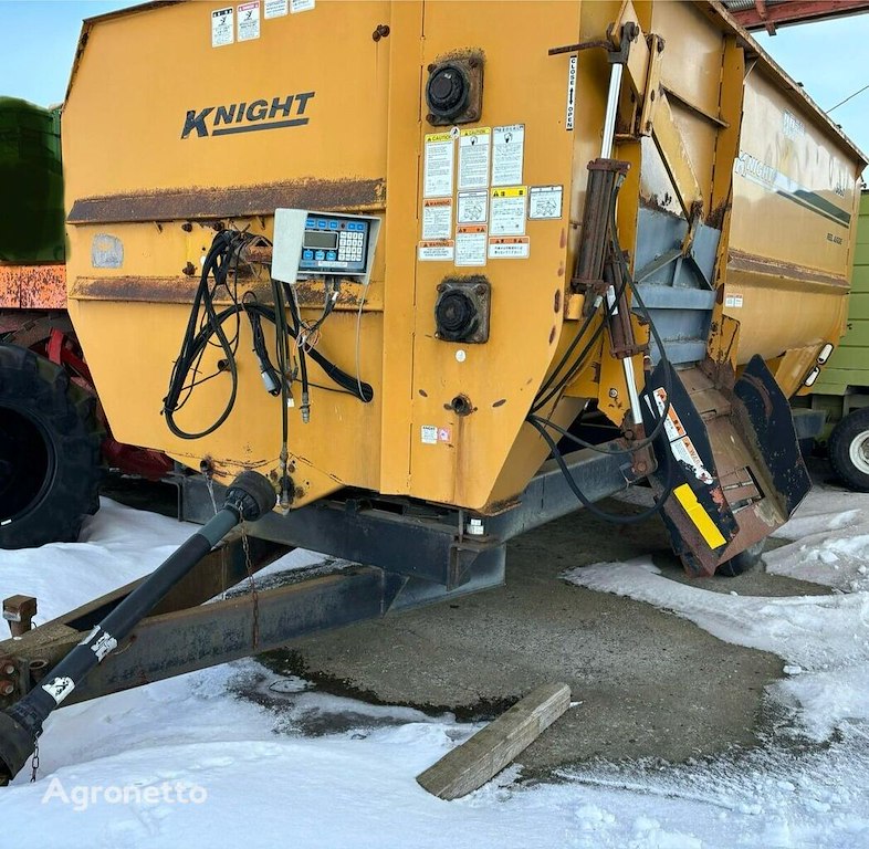 Artco Feed Tank Trailer traktorska prikolica