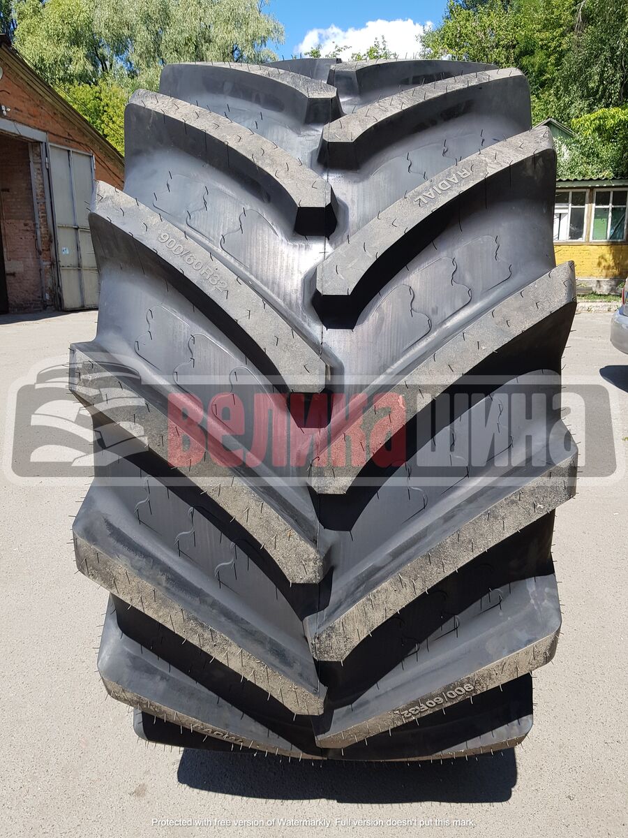 Nova BKT 900/60 R 32 guma za kombajne