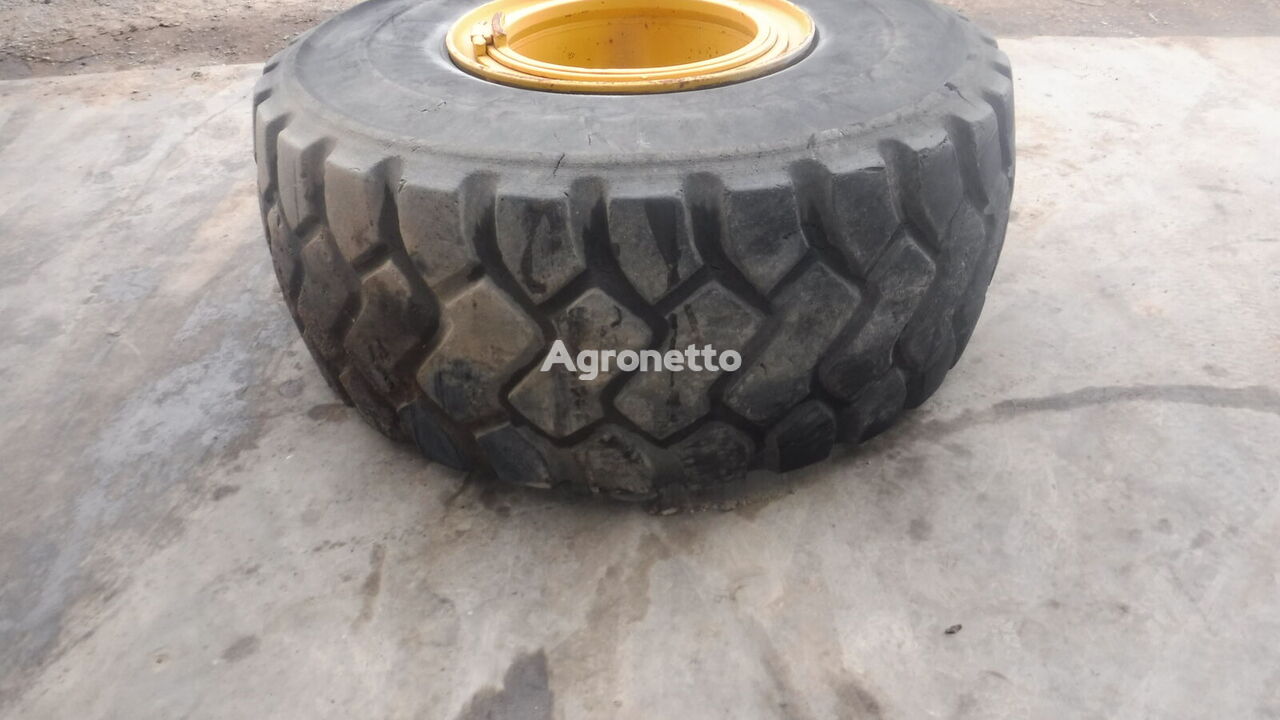 LLANTAS CON RIN JOHN DEERE 744H točak