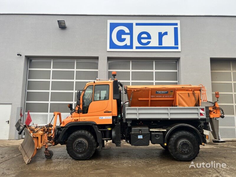 Mercedes-Benz Unimog U 400 L masina za ciscenje snijega