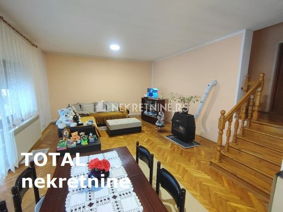 Petosobna kuća PETROVARADIN, 226600€