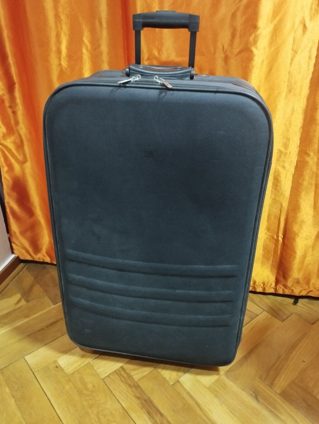 Kofer veliki crni bas dobar oko 75/45/25 Mirjevo