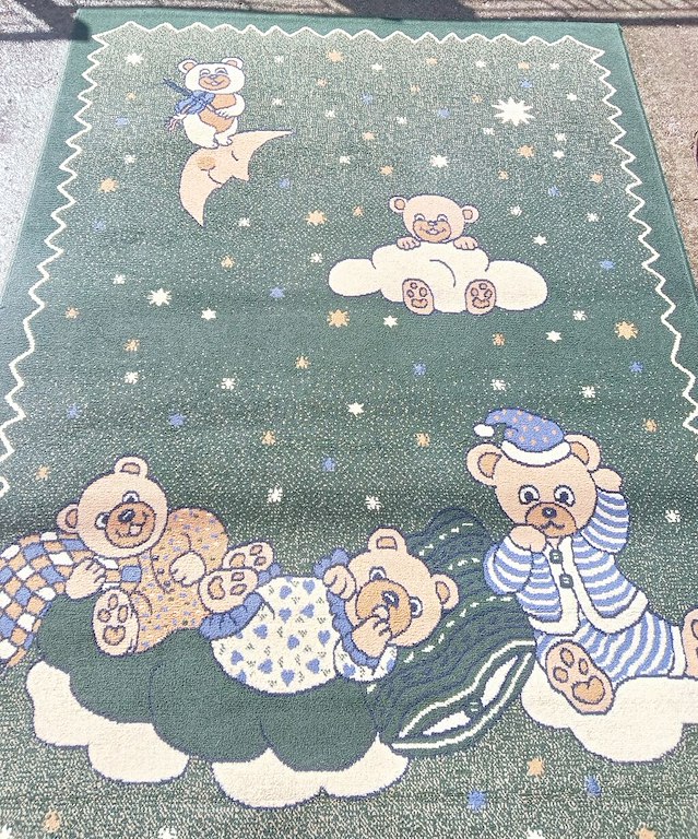 Dečiji tepih na prodaju. Velicina167×233