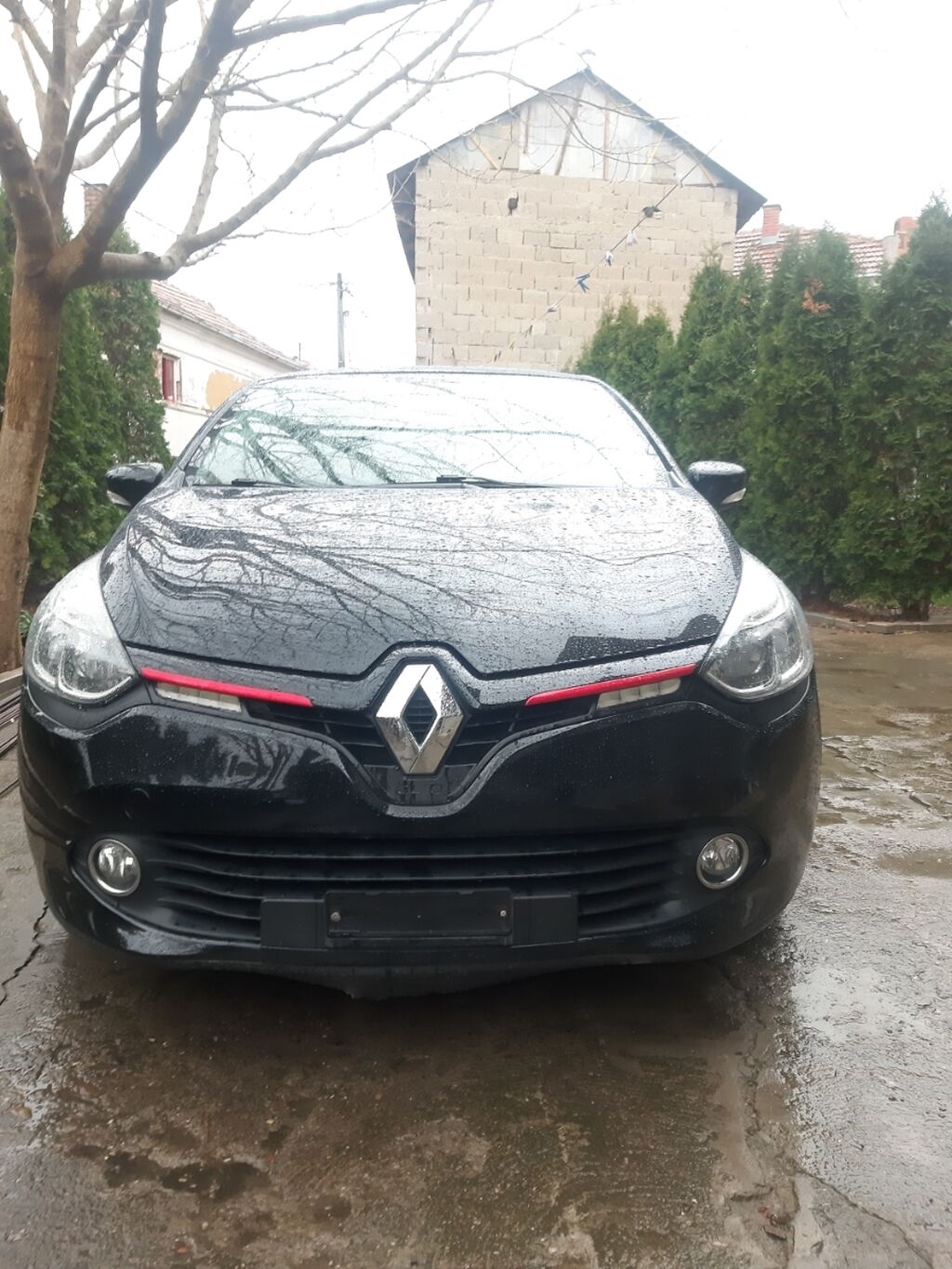 Renault Clio: 0.9 l | 2013 г. | 154390 km. Hečbek