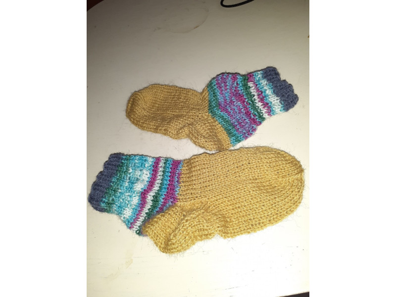 Tanke vunene baby čarape za proleće ručni rad