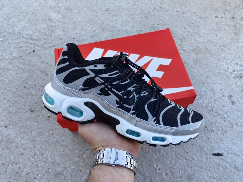 Nike Air Max Plus TN Utility Black Metallic Silver Reflective