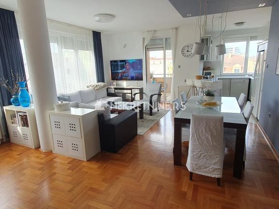 Kod SPENSA, 144m2, Šestosoban-Penthouse, UNIKATAN