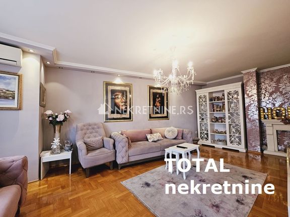 Četvoroiposoban stan NOVI SAD, 249000€