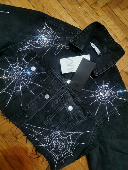 Zara jakna sa cirkonima oversize moze od XS do M/L
