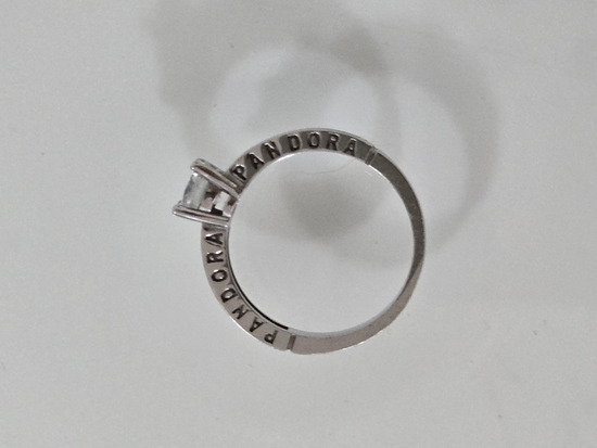 Pandorin srebrni prsten