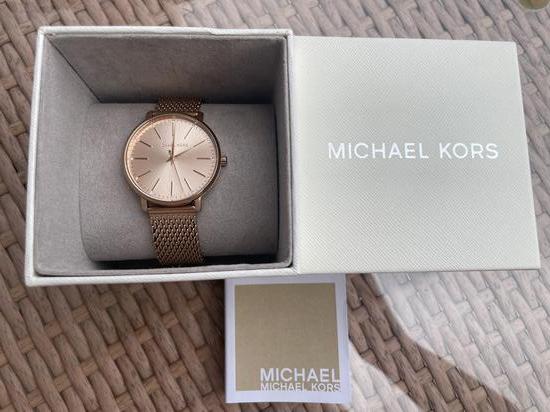 Michael Kors sat