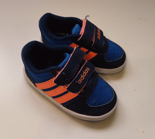 Adidas patike 19 (12cm)