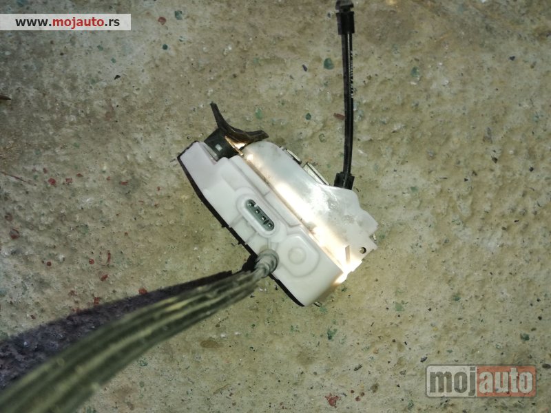 Elektro brava za Renault Laguna