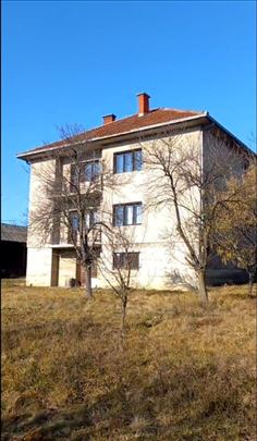Kragujevac, porodična kuća u Kozujevu
