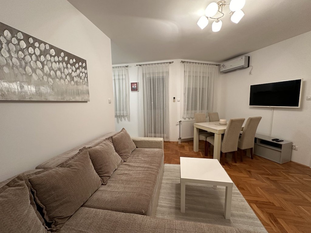 NOVI SAD - BULEVAR PATRIJARHA PAVLA - 37. 00 m2