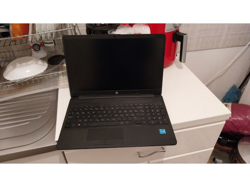 Laptop HP 15-DW3043NM, 99% ispravan u garanciji