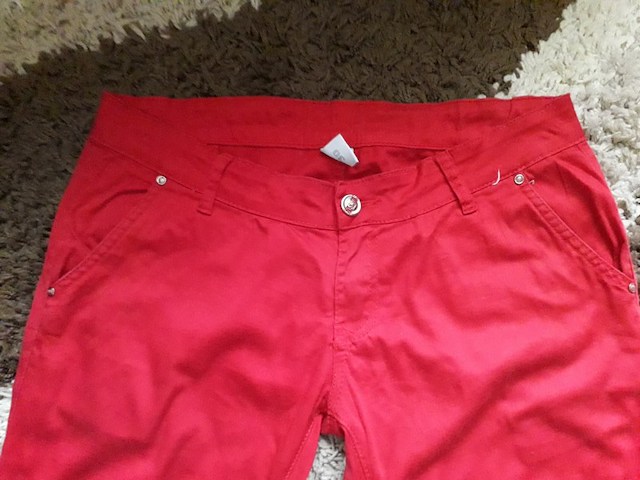 Crvene pantalone br.30