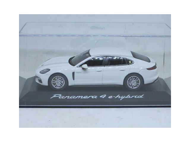 1:43 minichamps porsche panamera 4 e-hybrid