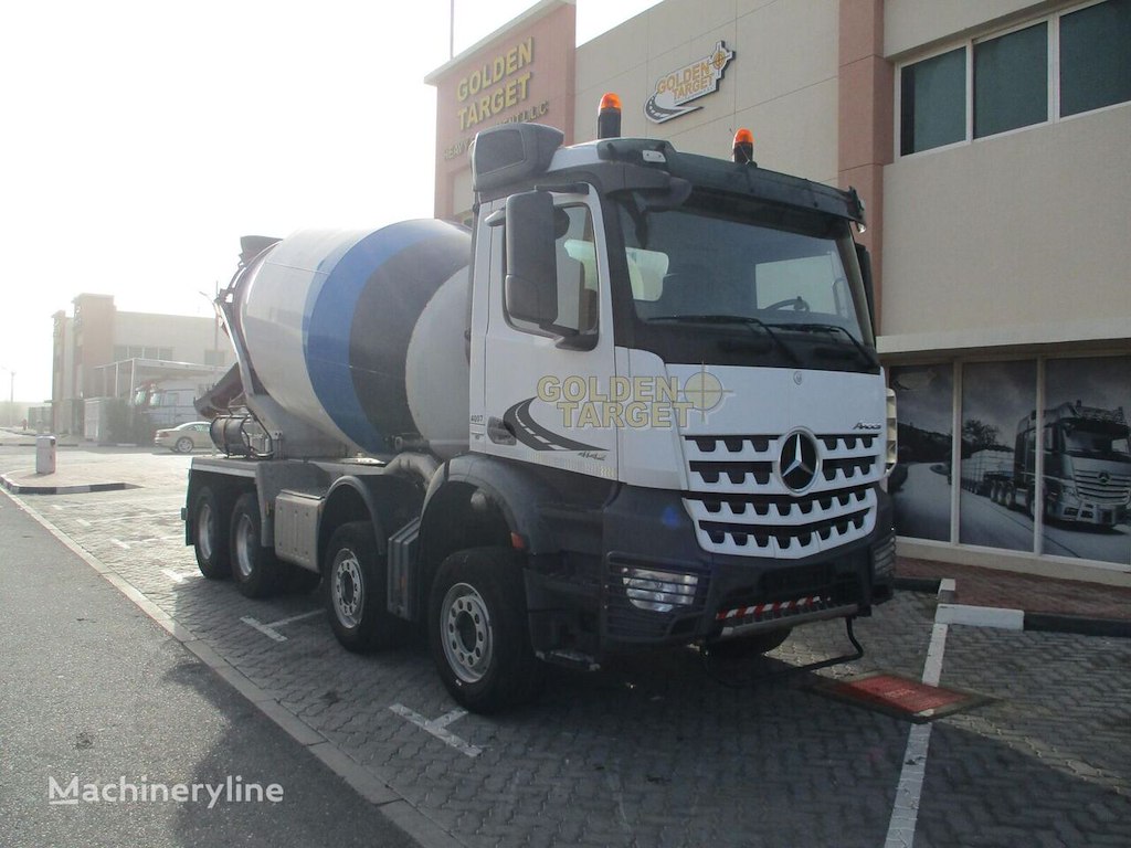 Stetter na šasiji Mercedes-Benz Arocs 4142 kamion s mešalicom za beton