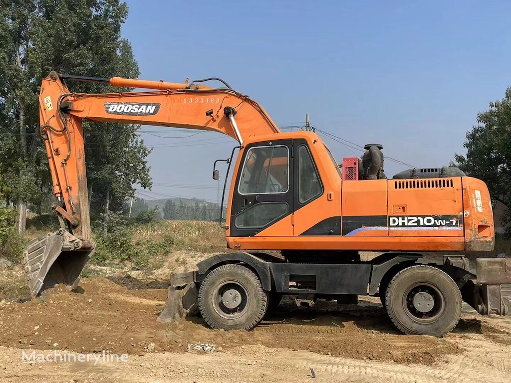 Doosan DH210 bager točkaš