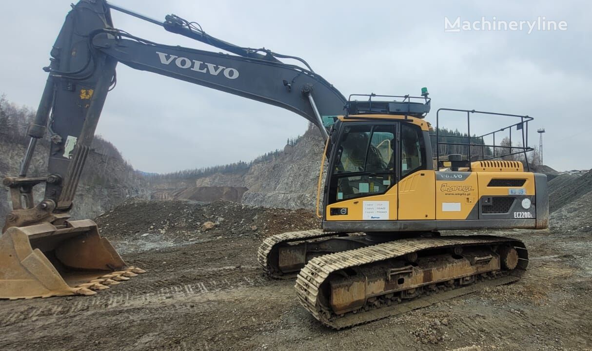 Volvo EC 220 bager guseničar