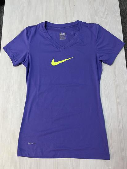 Nike majica za trening AKCIJA 490 din
