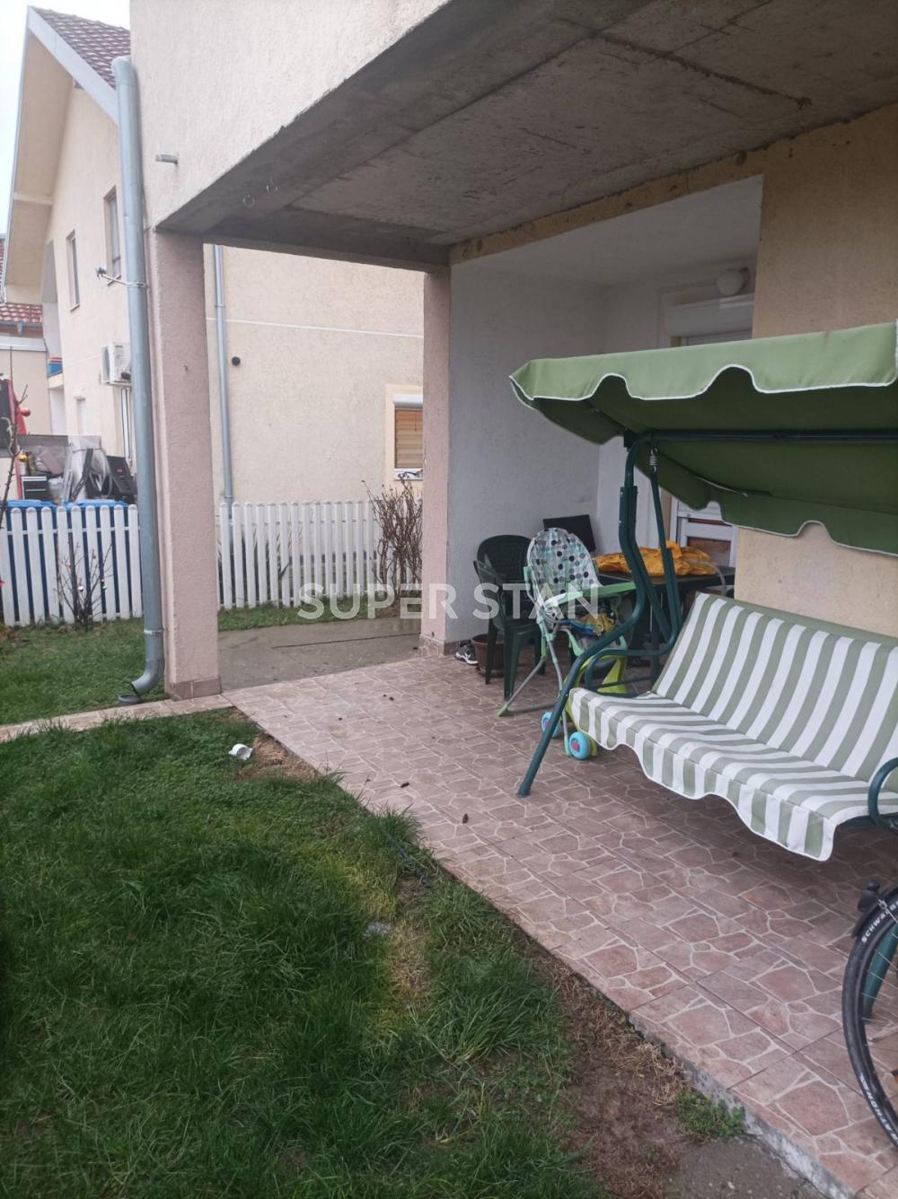 Komforan dvoiposoban stan sa dvorištem ID#1018 72.000 €