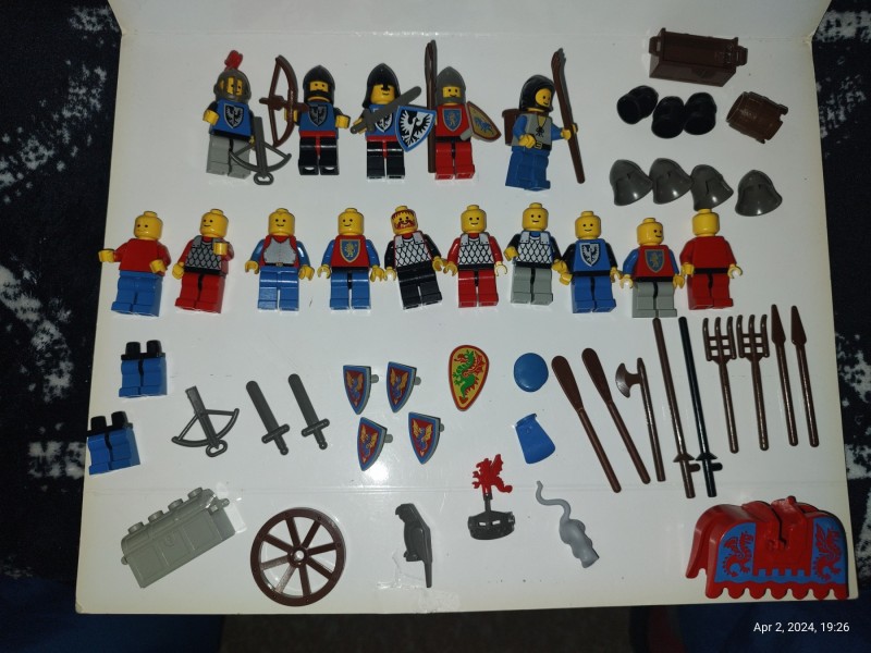 Veliki lot Lego Castle cikica i opreme