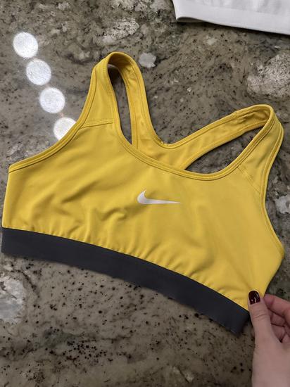 Nike top