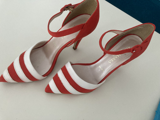 Crveno bele cipele