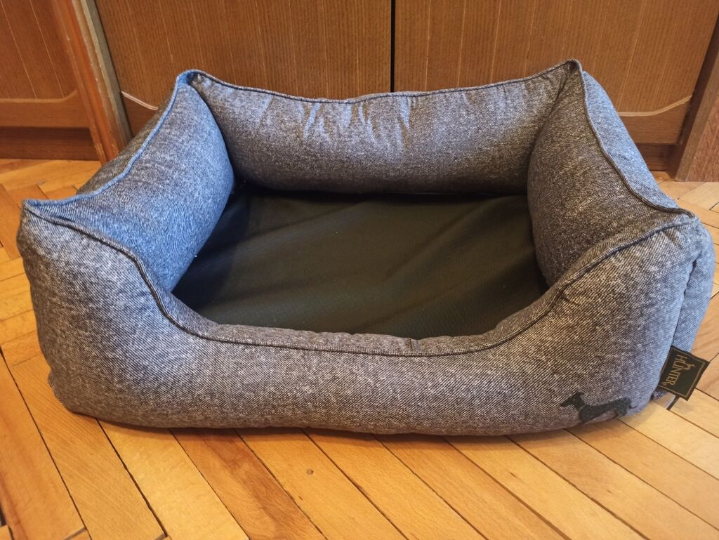 Odličan krevet - lezibeg za male i srednje pse. Spoljne dimenzije