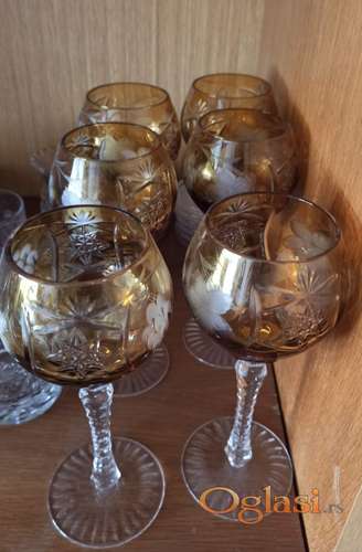 Visoke kristalne vinske čaše