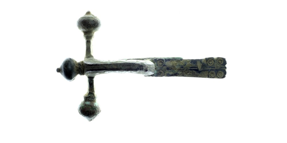 Bronze cross-bow fibula