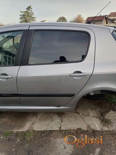 Zadnja leva vrata peugeot 307 5v