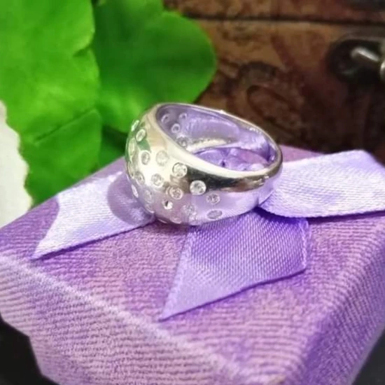 Prsten od srebra sa cirkonima