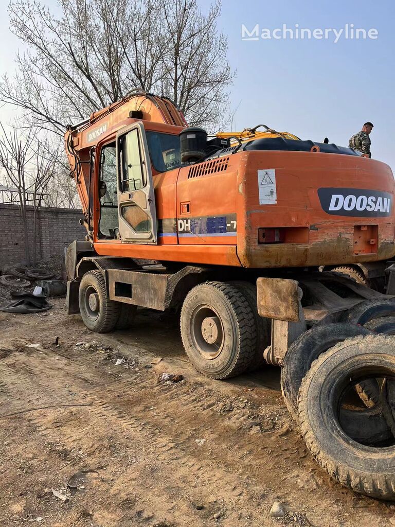 Doosan DH210 bager točkaš