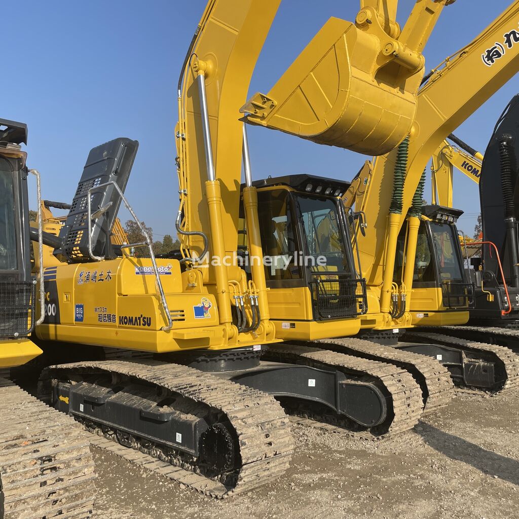 Komatsu PC200-8 bager guseničar