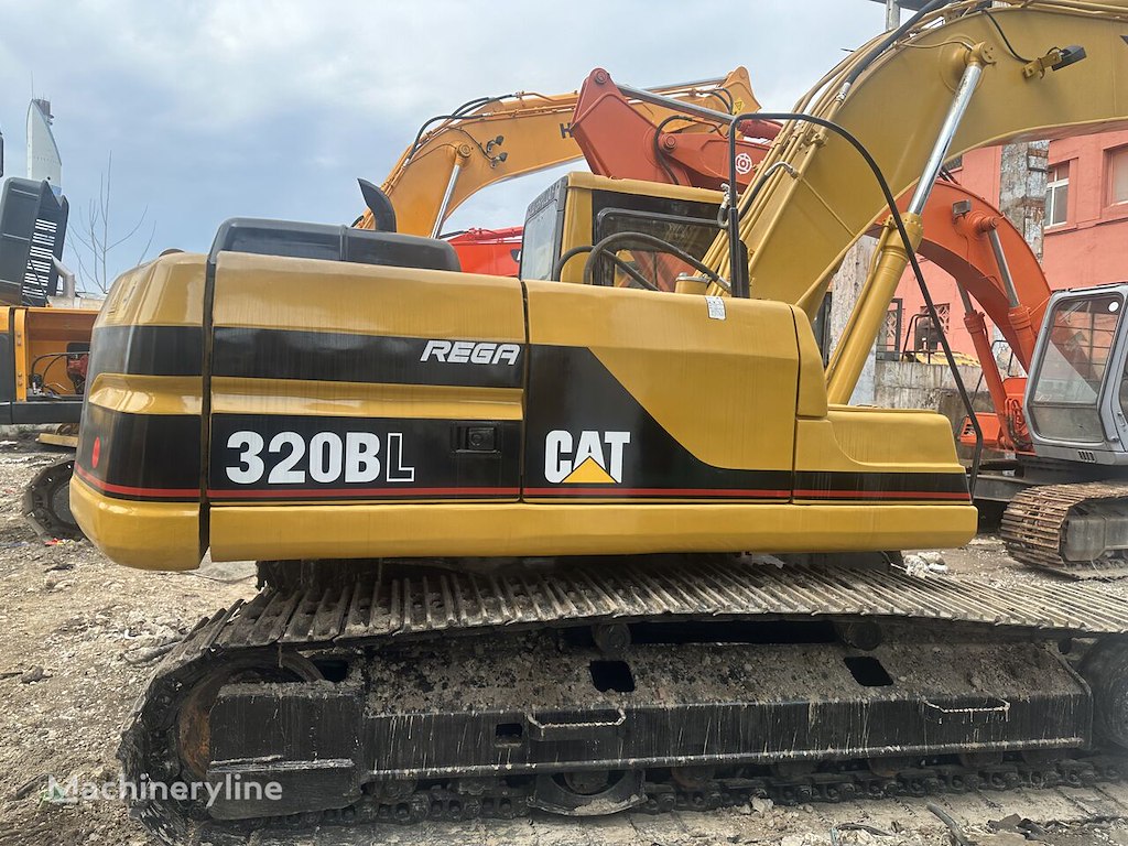 Caterpillar 320B bager guseničar