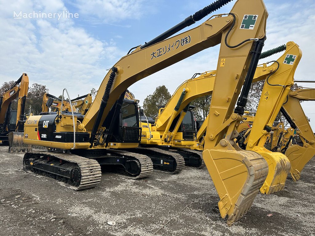 Caterpillar 320D2 bager guseničar