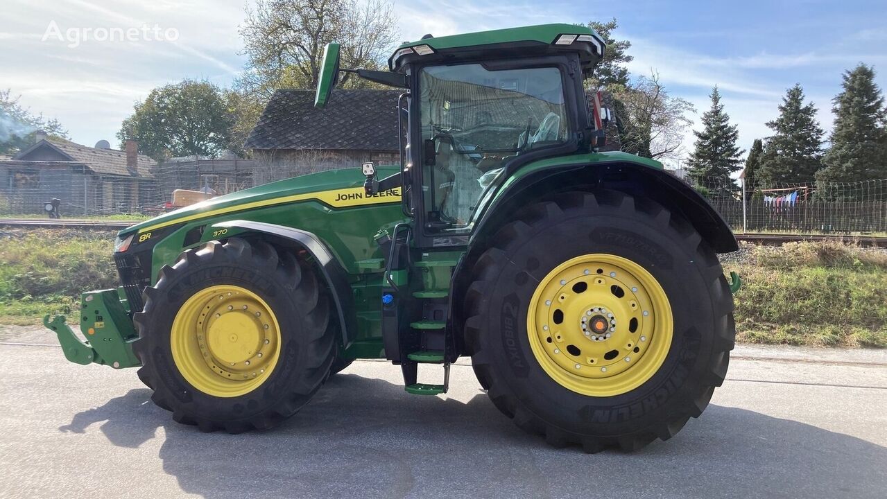 Novi John Deere 8R370 traktor točkaš