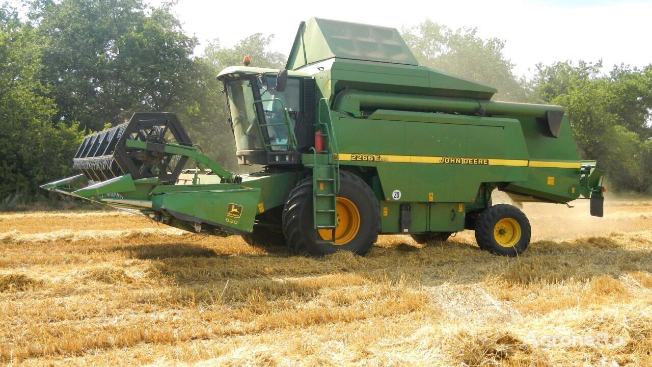 John Deere 2266 E kombajn za žito