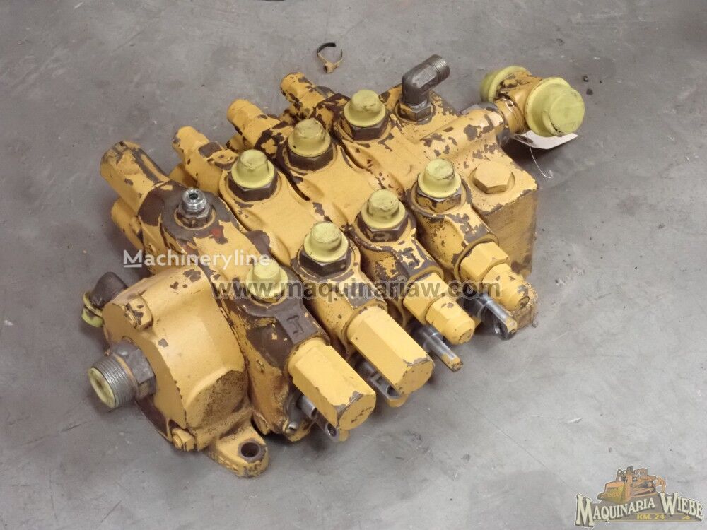 AT176700 hidraulični razvodnik za John Deere 310E bagera-utovarivača