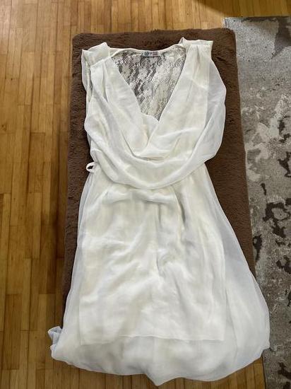 Lepršava bela haljina