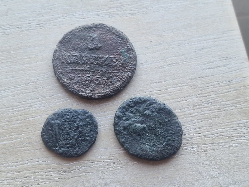 Tri Bronzane Kovanice 2 X Konstantinus i 1X Krojcer